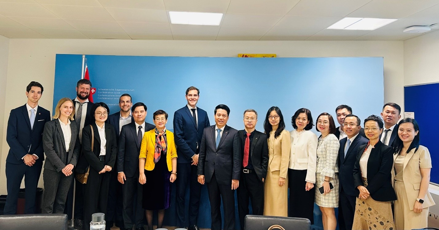 Đoàn công tác NHNN nghiên cứu kinh nghiệm chuyển đổi số, Fintech và tài ...